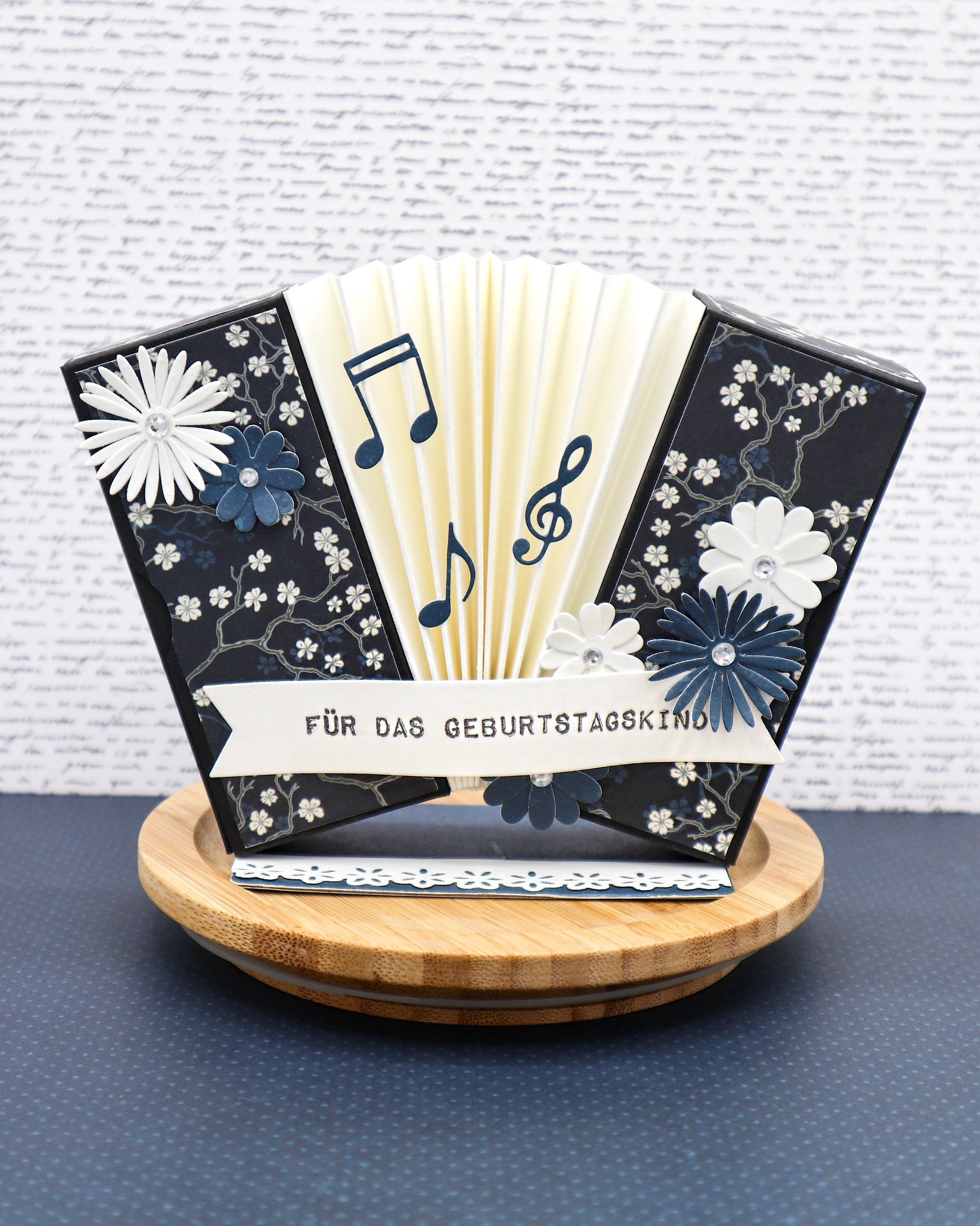 Accordion box card - measurements & scoring lines in CM (PDF downl ...